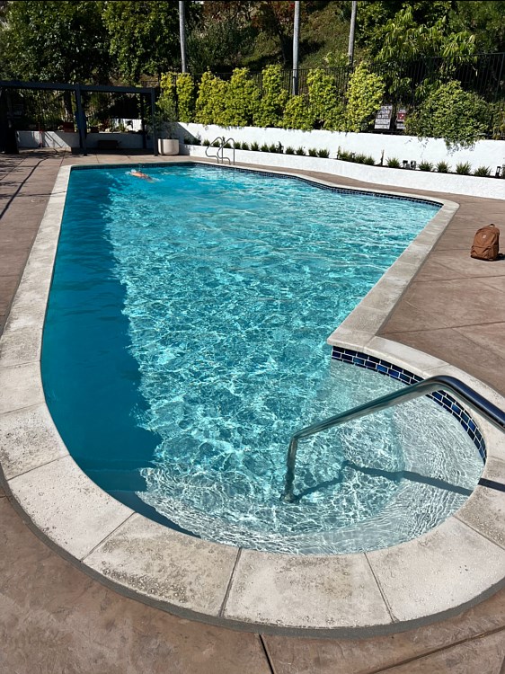 Pebble Quartz-White Classic